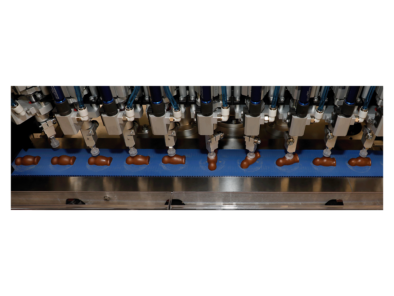 ACMA Carousel: smart infeed system for CW 600 for flat-base chocolate ...